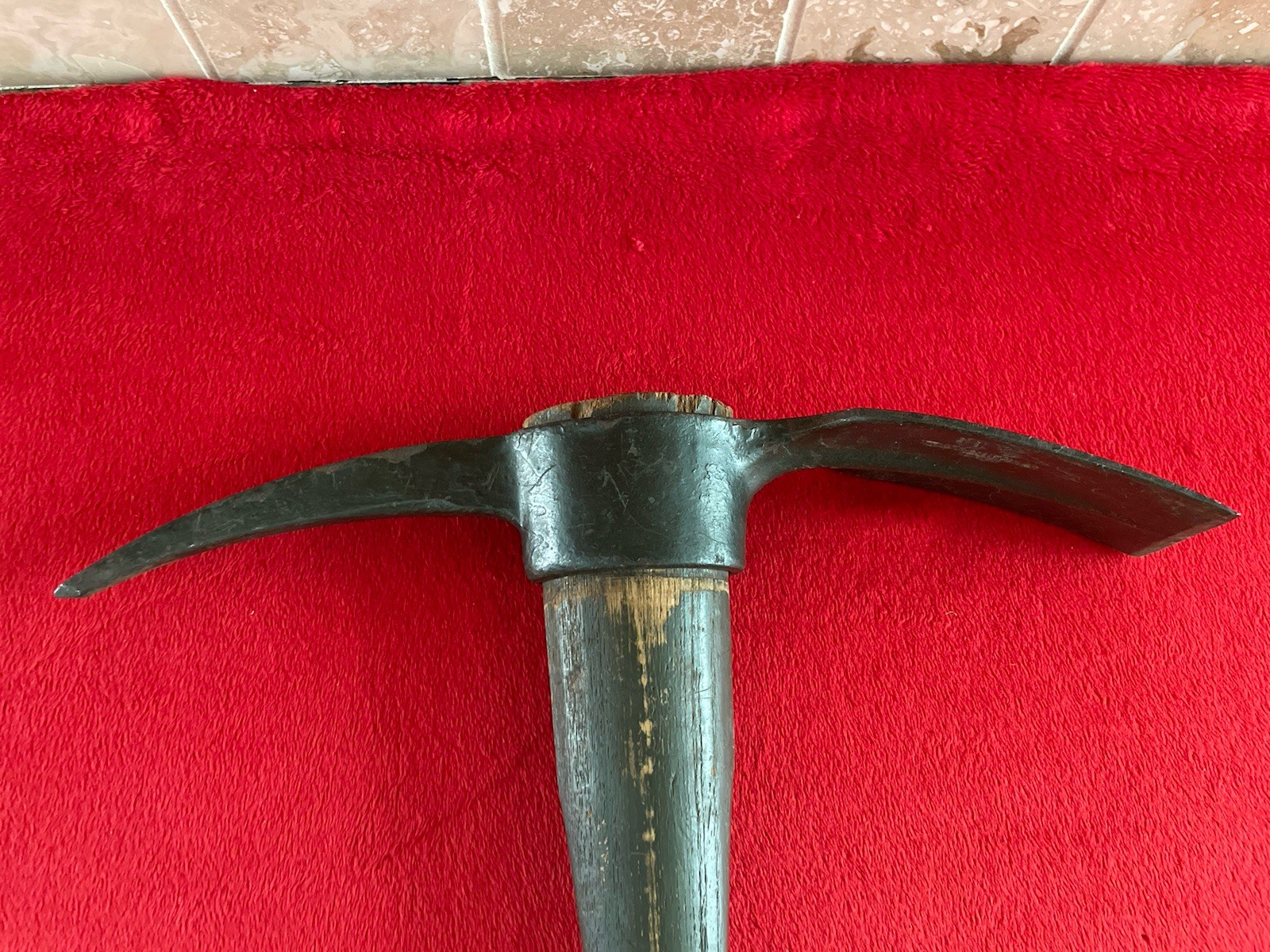Vintage WW2 U.S. 1944 Diamond Calk Trenching Pick Axe, Original Wood ...