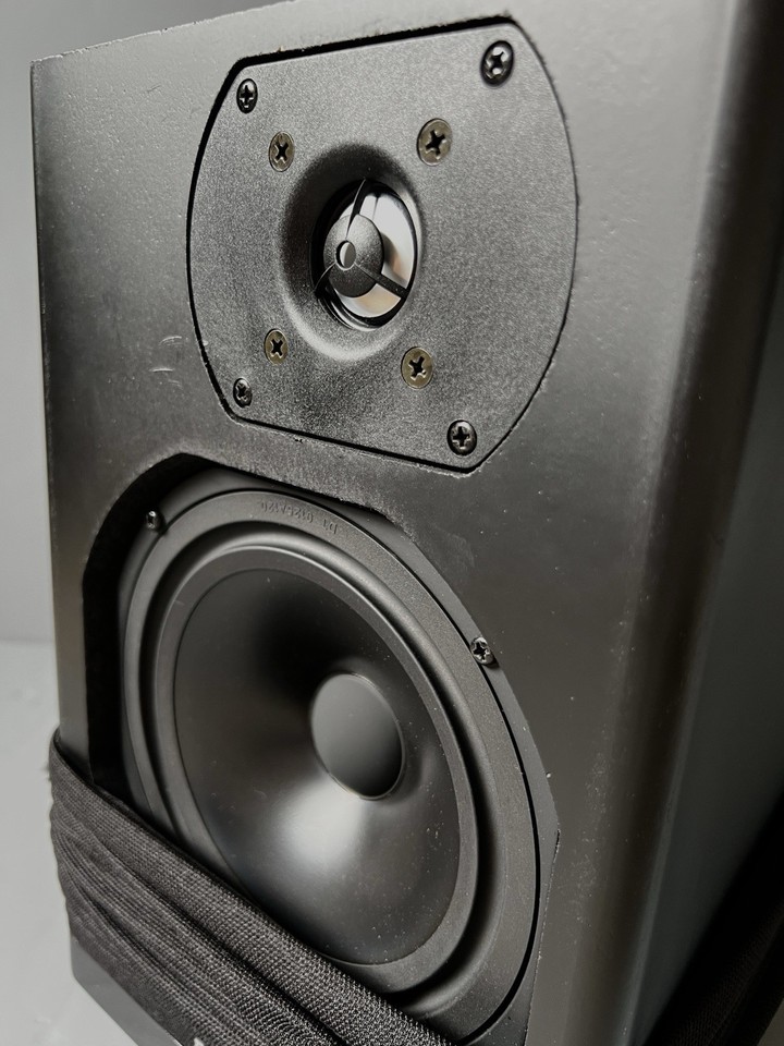 Definitive Technology StudioMonitor 450 Bookshelf Speakers Excellent ...