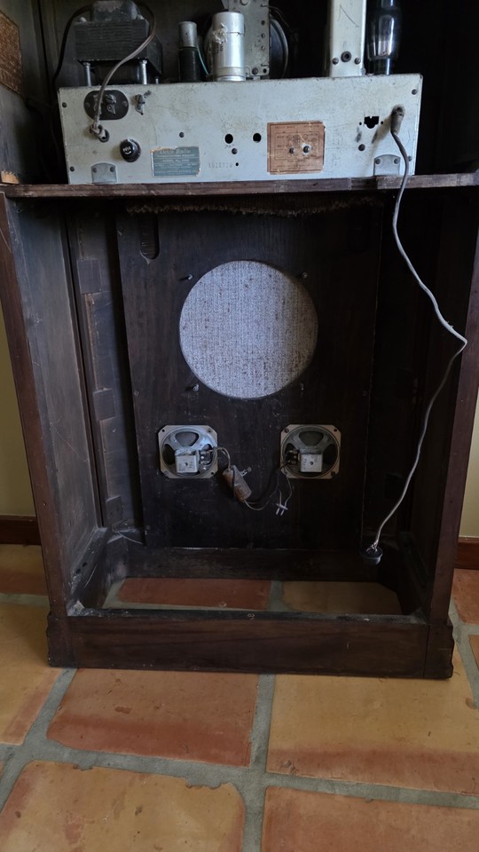 Delco 1109 Art Deco Console Tube Radio 1930s Gold Dial 8 Tube USA ...