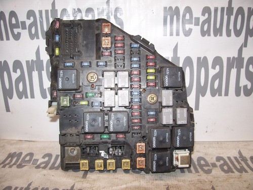 Some 2004-2007 Cadillac CTS OEM Engine Bay Fuse & Relay Box Compartment ...