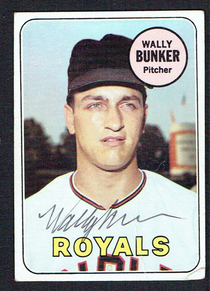 Wally Bunker #137 signed autograph auto 1969 Topps Baseball Trading ...
