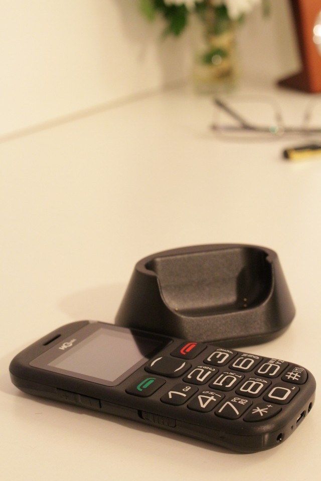 Mobile Cell Phone For Senior Citizens Big Dial Buttons Help SOS ...