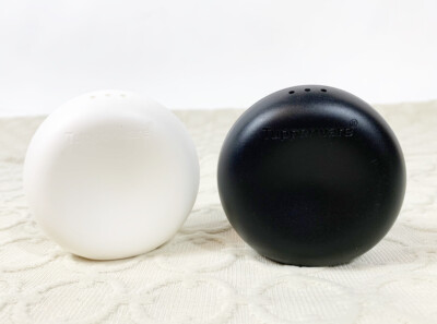 Tupperware Radiance Salt & Pepper Shakers Black & White On The Go ...