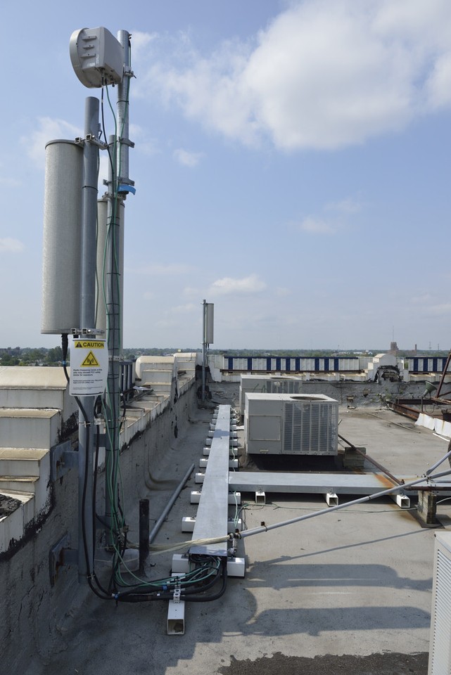 Cell Phone Wireless Antenna 4G Data Towers Cellular Site Transmitter ...