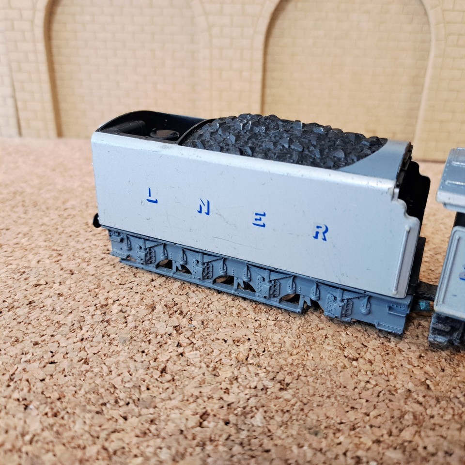 HORNBY RAILWAYS OO GAUGE R099 CLASS A4 2512 ' SILVER FOX ' FREE POST ...