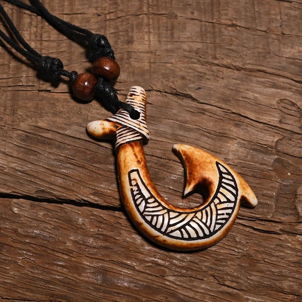 New Zealand Maori Fish Hook Pendant Necklace - Symbolic Artisan-Style ...