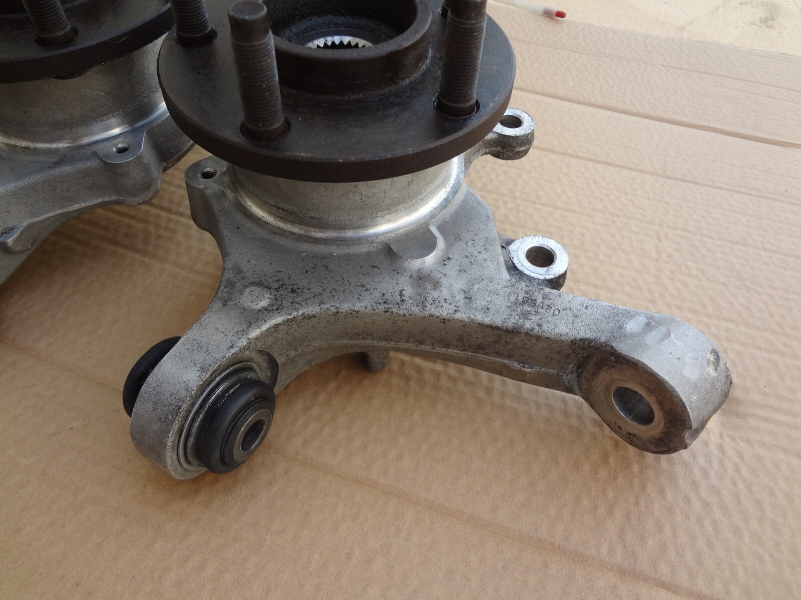 2003 - 2004 MUSTANG SVT COBRA 4.6 IRS LH & RH SPINDLE HUBS OEM SKU ...