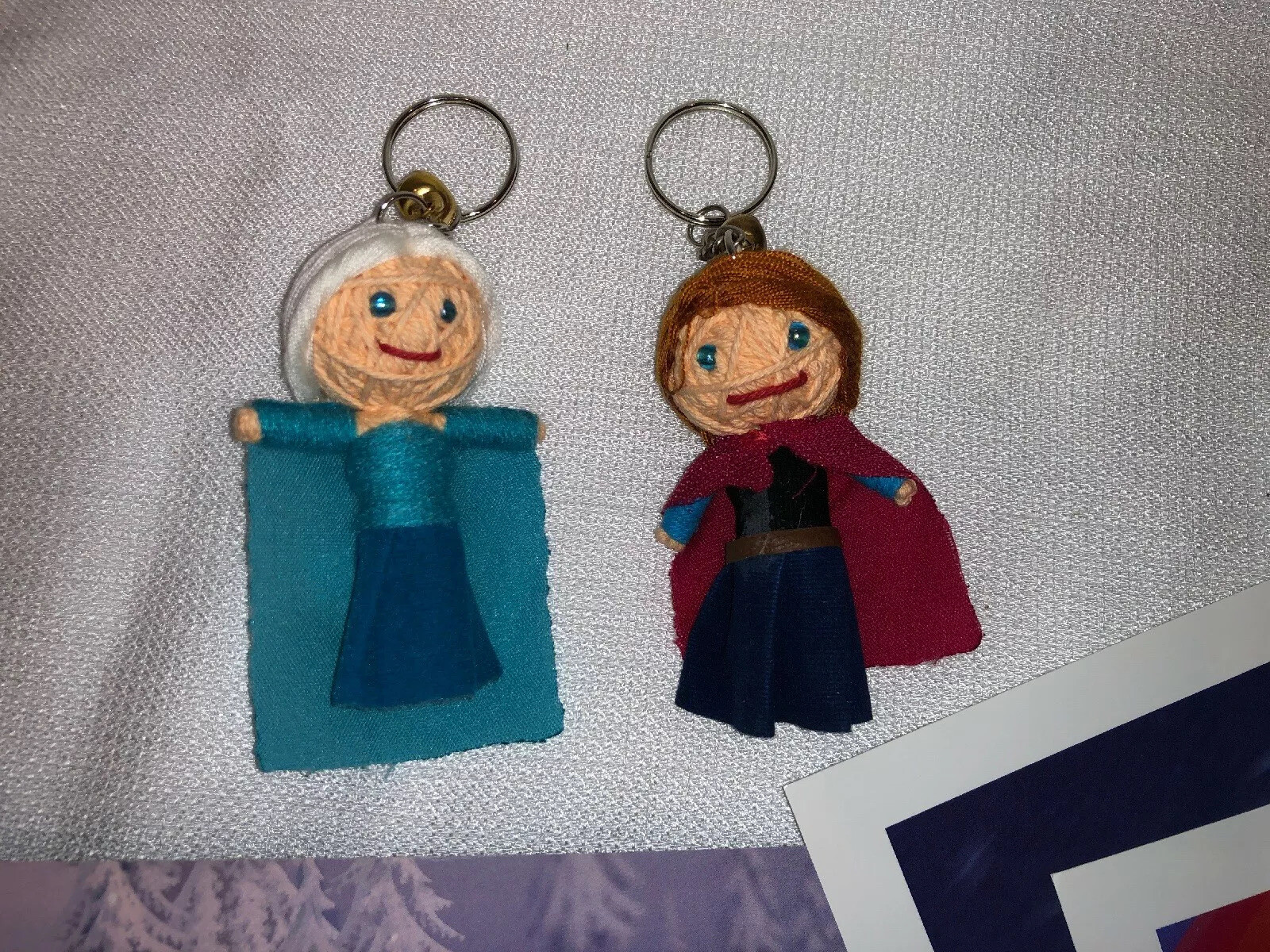 Disney Frozen Lithograph 2014 Set Of 3 & Cover 2 String Doll Keychains ...