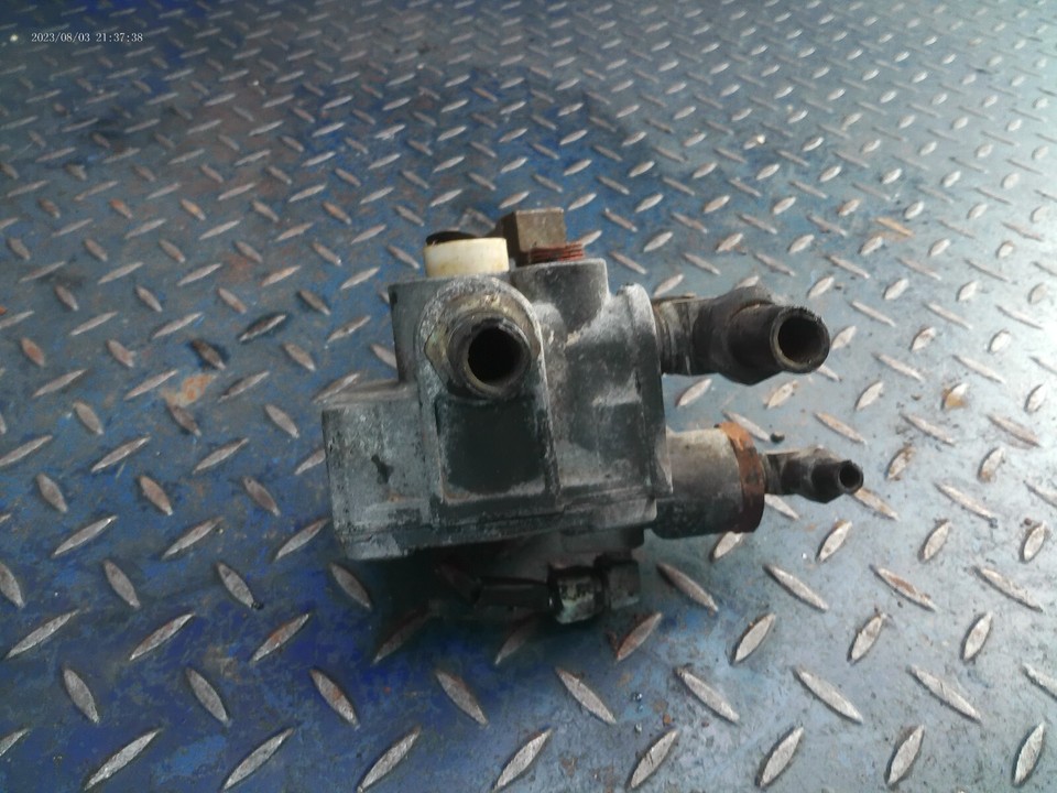 BENDIX AIR BRAKE RELAY VALVE P/N: T-111918-A | eBay