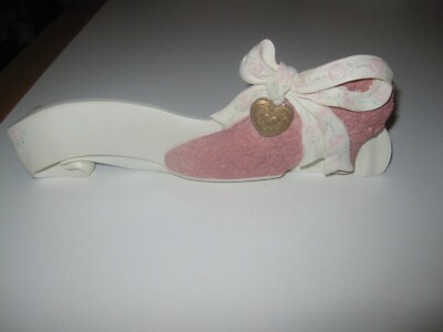 DECORATIVE ROSEBUD SHOE WITH ROSE PRINT BOW & GOLD HEART WITH STAND NEW ...