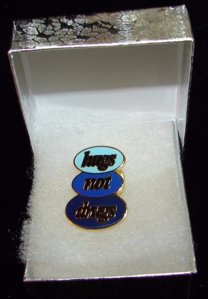 Narcotics Anonymous DECAL STICKER Hugs Not Drugs NA Lapel Vest Pins NA ...