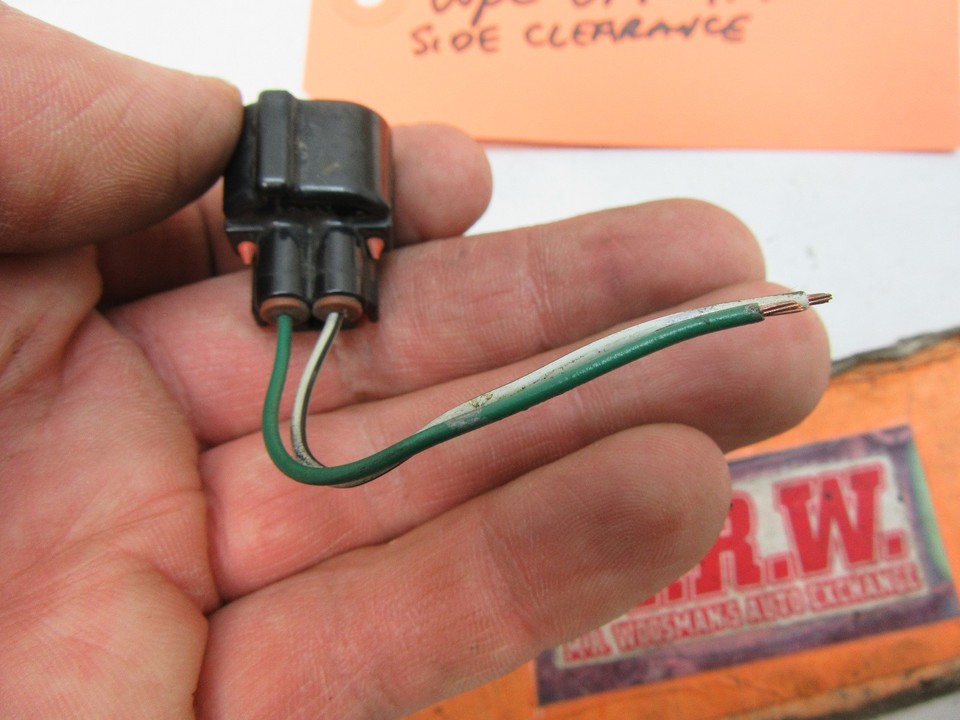 HEAD LIGHT BULB SOCKET LAMP WIRE PLUG CONNECTOR SIDE CLEARANCE for 00 ...