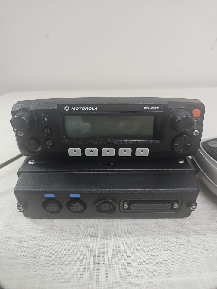 Motorola XTL2500 Radio M21URM9PW1AN W/Control Head HLN1466H and MIC ...