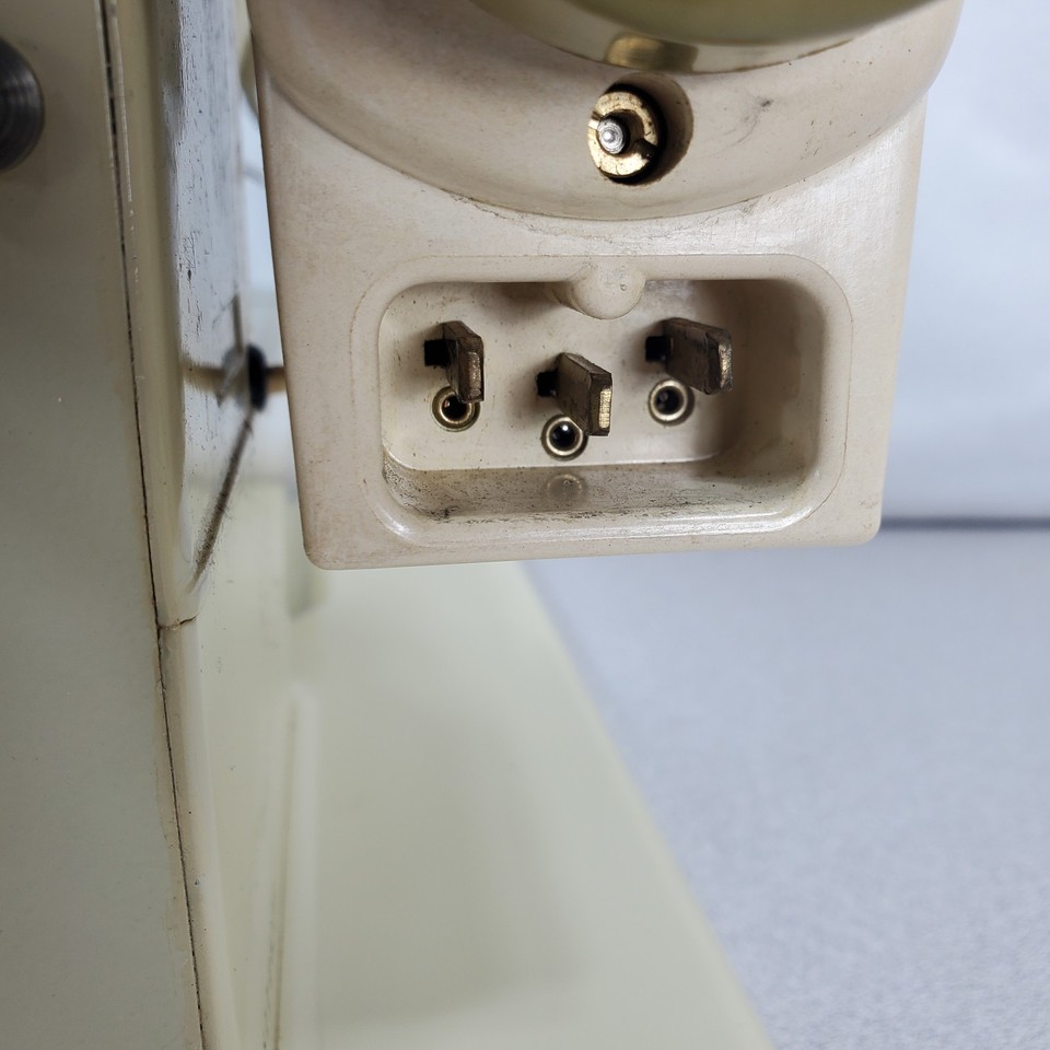 Vintage Bernina 600 Sewing Machine Portable w/Foot Pedal & Accessories ...