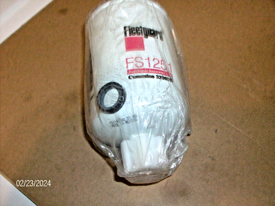 FLEETGUARD FS1251 FUEL FILTER/WATER SEPERATOR | eBay