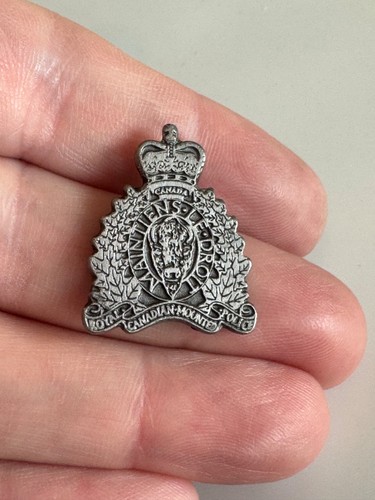Royal Canadian Mounted Police Crest Pewter Finish Lapel Pin RCMP ...