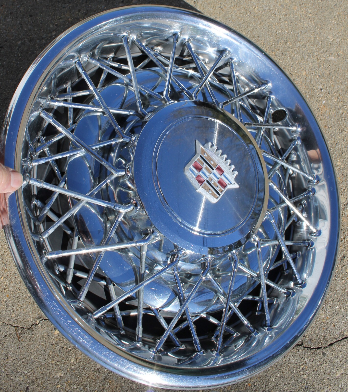 (1) OEM NON-LOCKING Cadillac Seville Fleetwood 15" Wire Spoke Hubcap ...