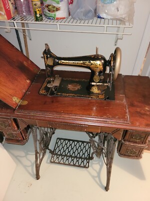 Antique Singer sewing machine and desk. G series serial number. | eBay