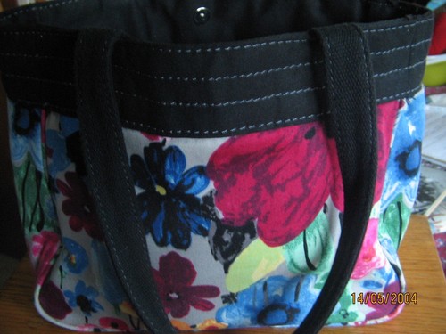 Thirty-One Purse/tote Handbag Flower design monogram with an "S" Pre ...