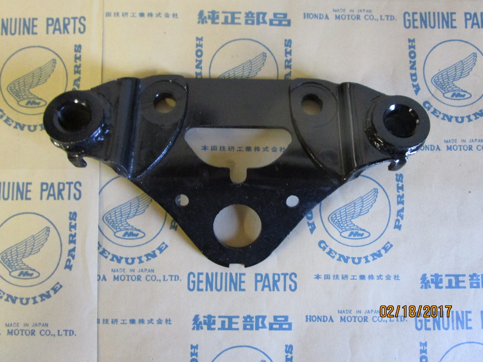 HONDA C77, C72, CS77, CS72 NOS Front Fork Top Plate 53230-259-010B | eBay