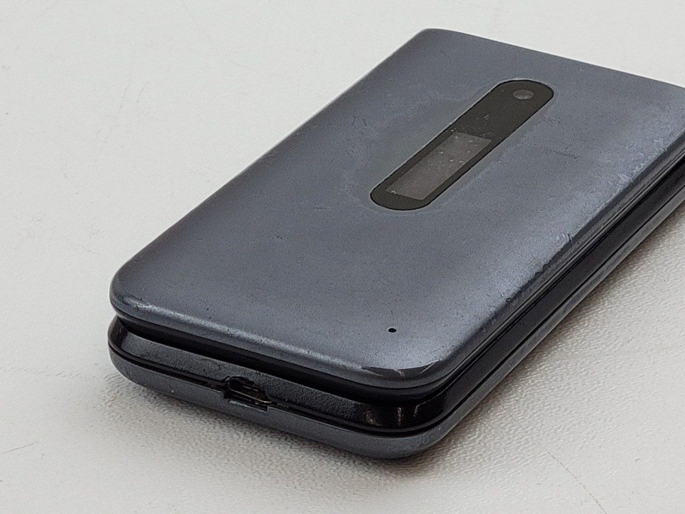 LG Classic Flip (L125DL) 8GB - Gray (TracFone) Flip Phone - Clean IMEI ...