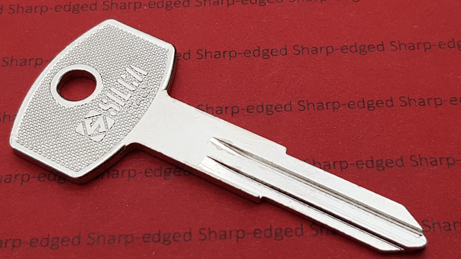 DATSUN NISSAN KEY 240Z 260Z 280Z BLUEBIRD CHERRY SKYLINE SUNNY CUT TO ...