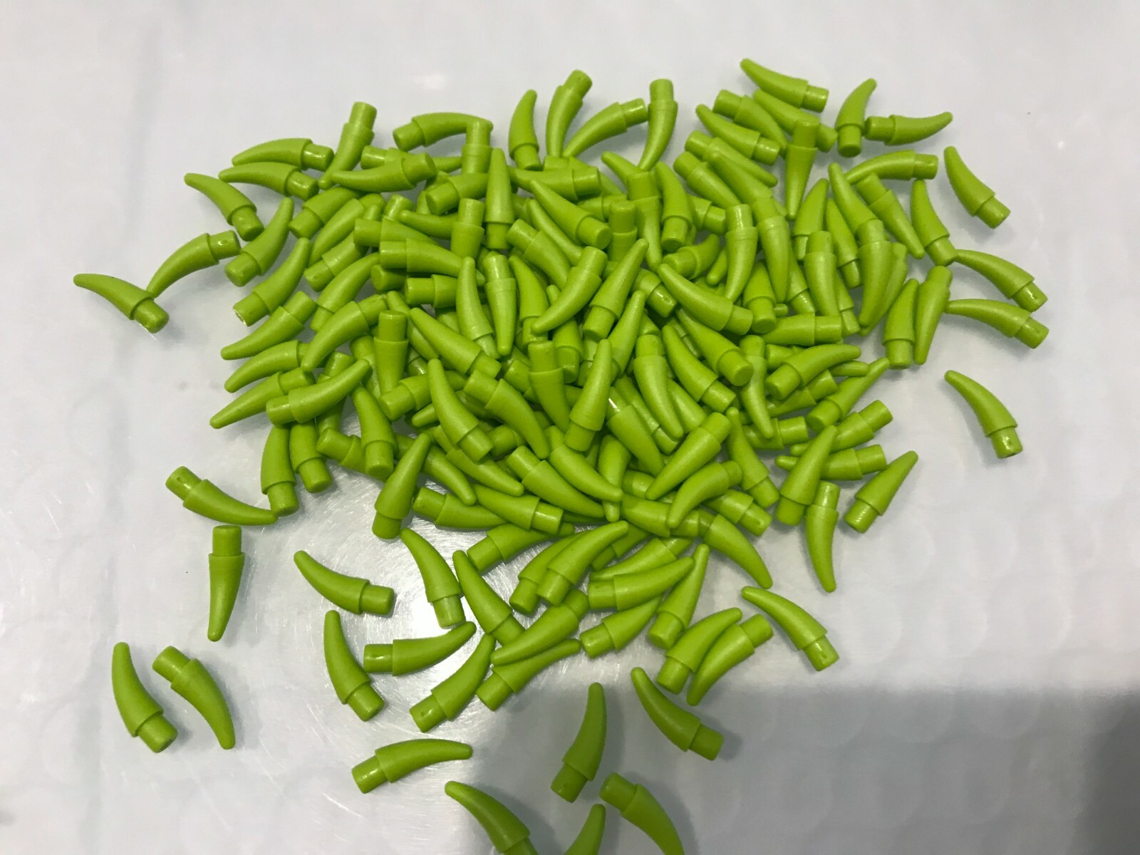 LEGO- NEW-#53451-LIME -BARB/CLAW/HORN SMALL-50 PIECES | eBay