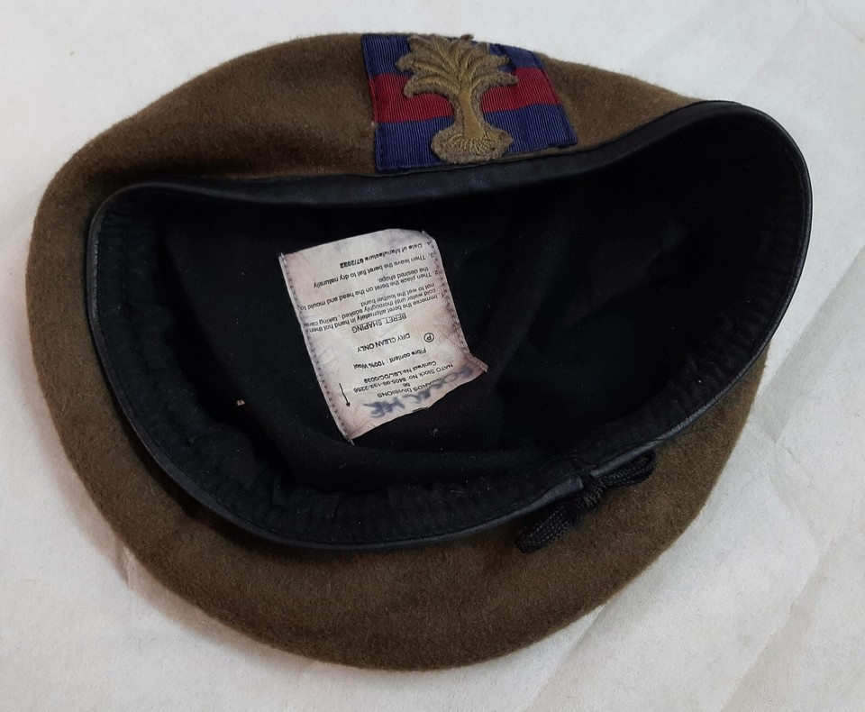 Guards Division WG Beret British Army Khaki & Welsh Leak Insignia ...