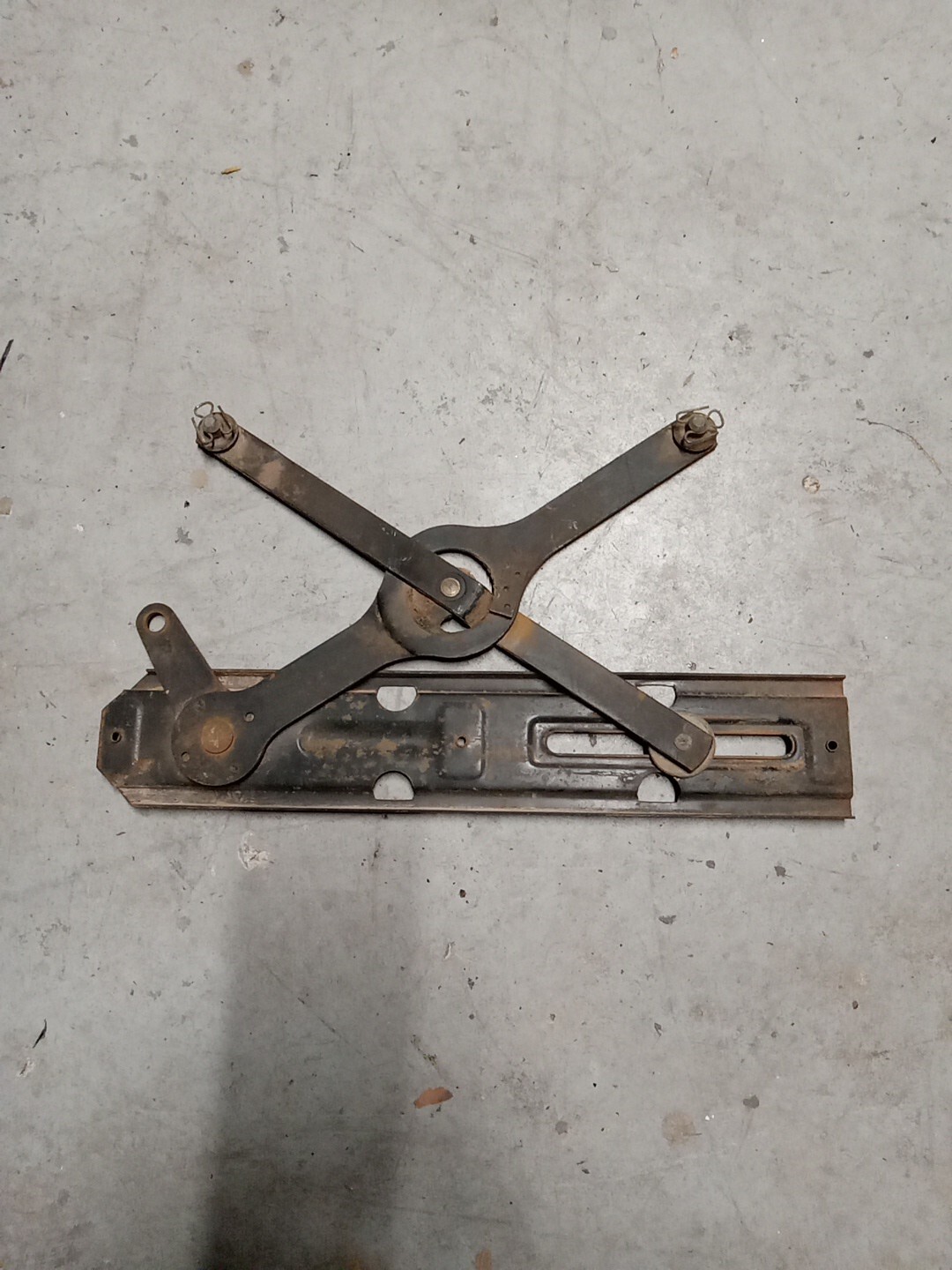 Willys Jeep Plate And Arm Left Window Regulator Assembly | 666414 | OE ...