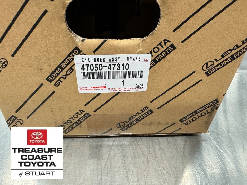 NEW OEM TOYOTA 14-15 PRIUS BRAKE BOOSTER ASSEMBLY W/MASTER CYLINDER ...