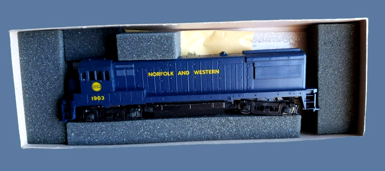 Athearn HO Diesel Locomotive #3402 U28B Power N&W Norfolk & Western ...