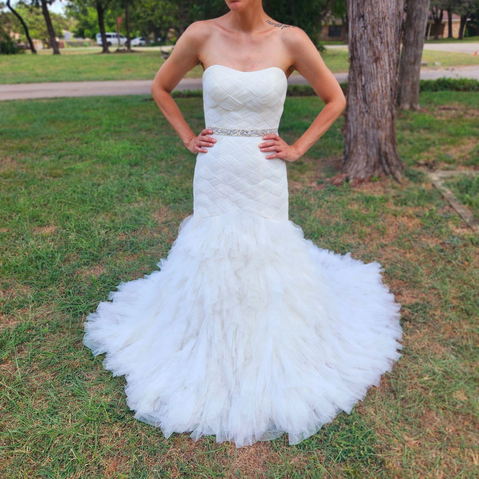 BEAUTIFUL Galina Signature Wedding Dress- Ivory size 4 with belt | eBay