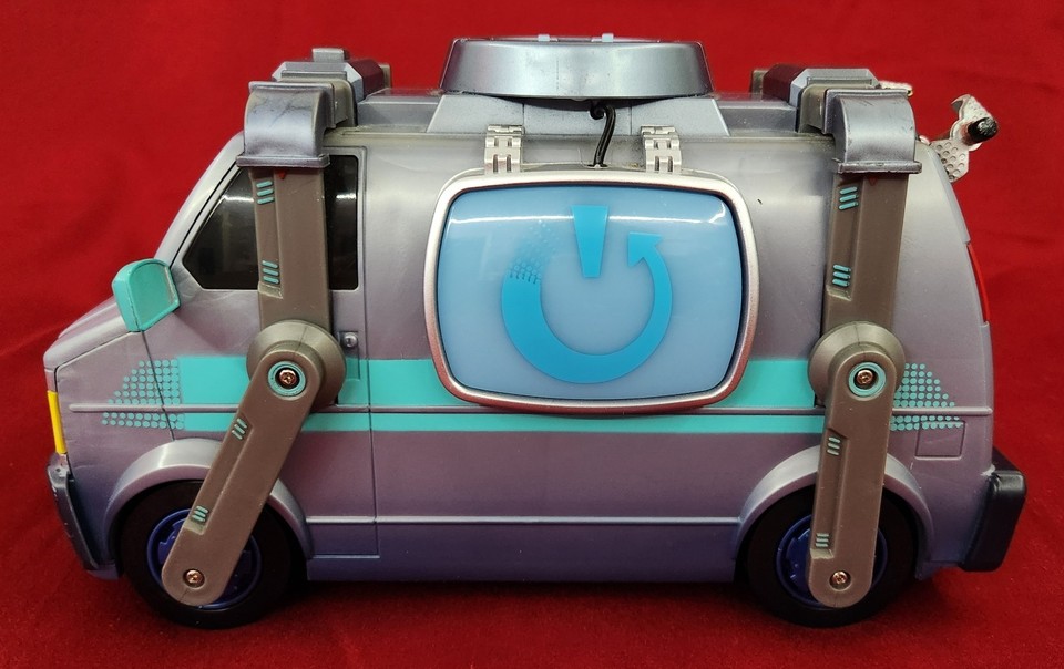 Fortnite Reboot Van Jonesy 4 Figures Light-Up Loot Domez Blind Bags ...