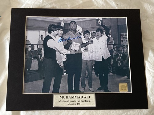 Muhammad Ali Autographed signed 8x10 Photo In A 11x14 Matt with COA ...