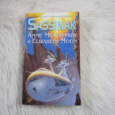 anne mccaffrey sassinak | eBay Australia