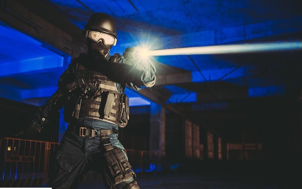 Weltool W3Pro TAC LEP Tactical Spotlight Flashlight 930 lumens 1479 Meters | eBay