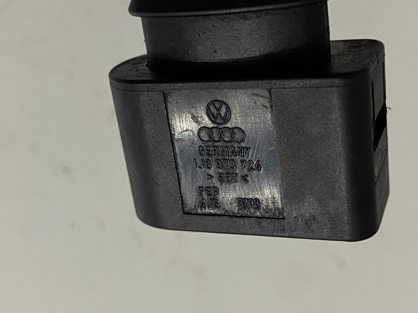 Genuine VW Audi Engine Ignition Coil Plug Connector 1J0973724 Black 4 ...