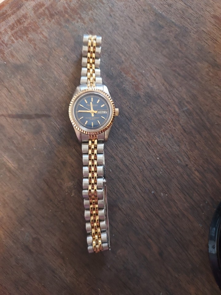 VINTAGE ARMITRON WATCH QUARTZ TIME DATE DISPLAY WORKS NEW BATTERY WATER ...