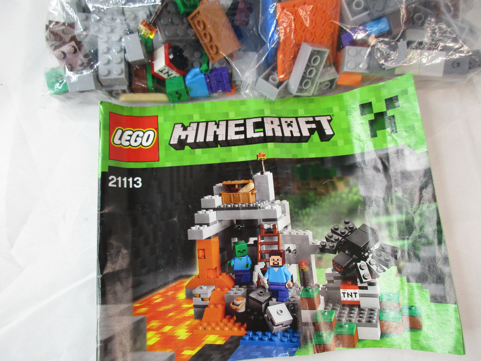 Lego Minecraft The Cave 21113 100% Complete with Instructions and Box ...