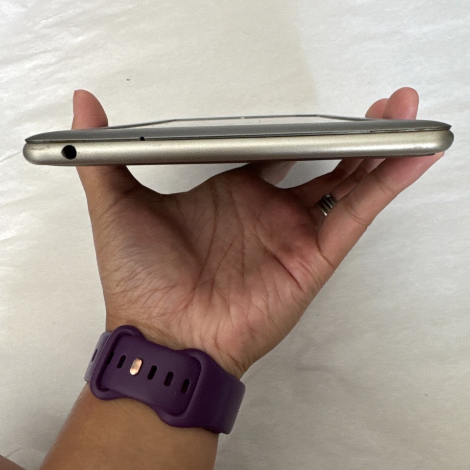 Barnes & Noble Nook Color Tablet 8GB Wi-Fi 7-inch E-Reader (Model ...