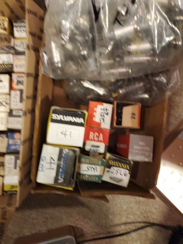 Huge Lot Of Hundreds Of Vacuum Tubes Mini, Glass, 1v 5v 6v 7v 14v Many ...