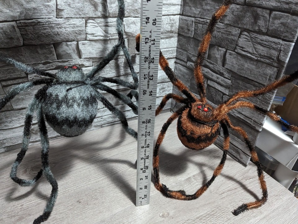 Lot Of 2 Creepy Poseable Wire Spiders Halloween Prop Decor Animal ...