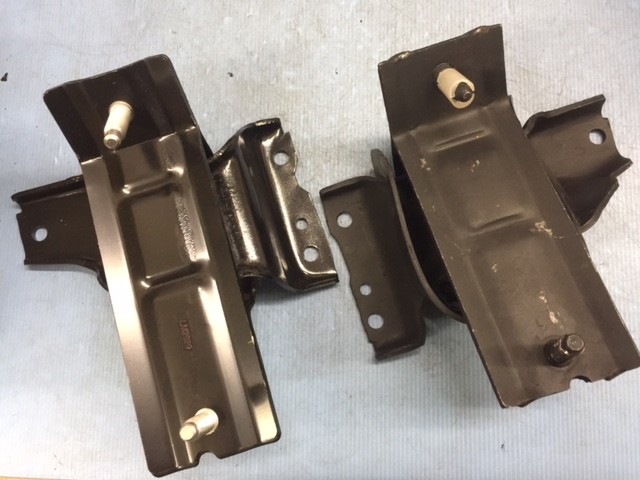 Front Right & Left Motor Mount 2PCS 1997-2014 Ford E150 E250 E350 E450 ...