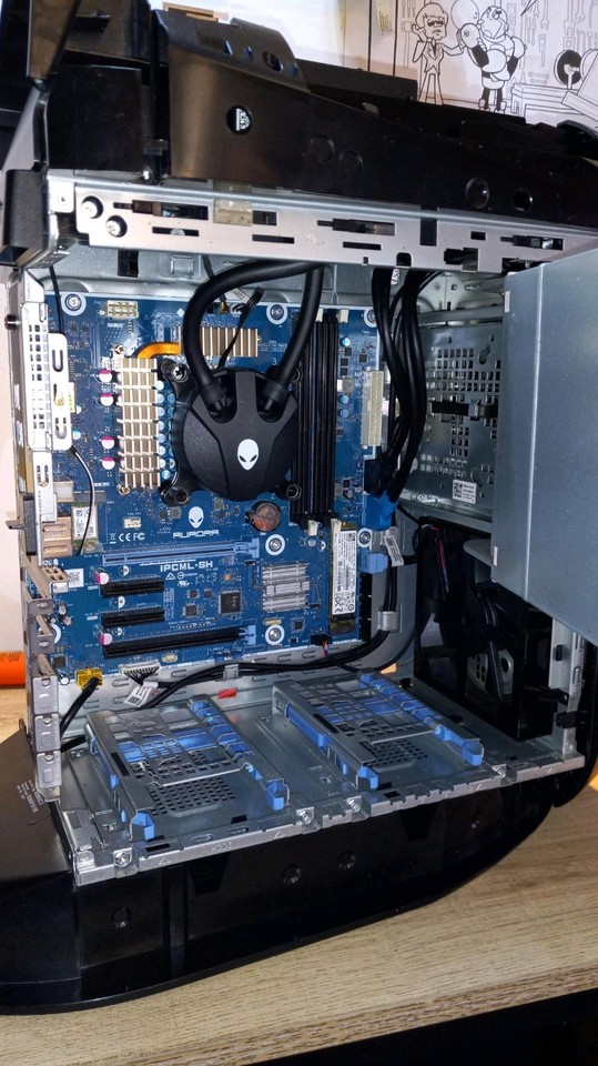 Alienware Aurora R11/i9-10900KF/No Graphic card/32GB RAM/4TB/Liquid ...