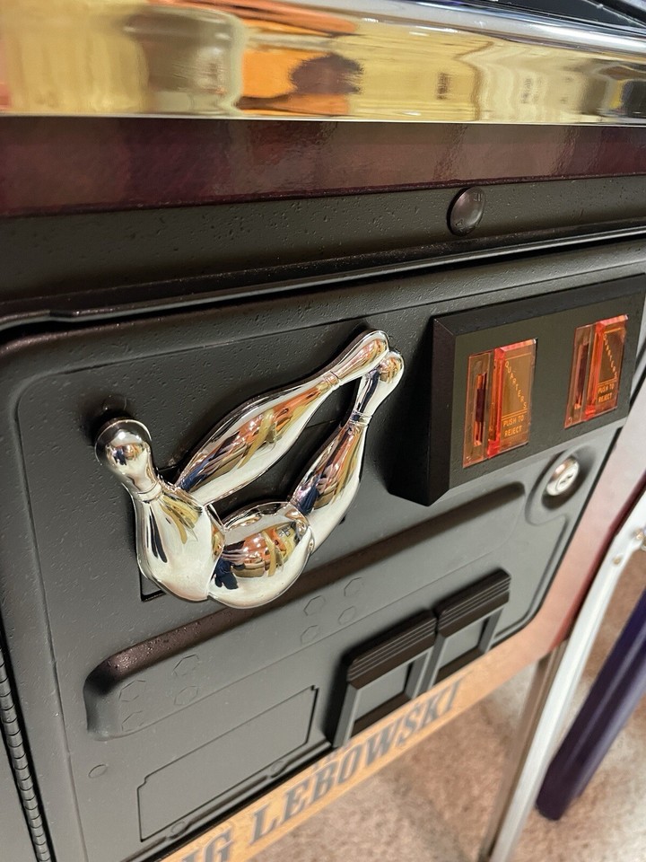 Custom BIG LEBOWSKI Pinball Machine bowling Ball And Pins Chrome Coin ...