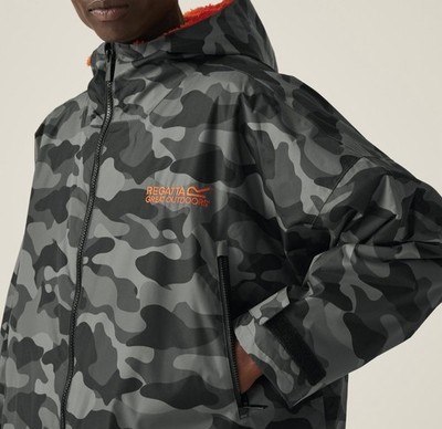 Regatta Outdoor camo Waterproof Surfing Beach Changing Drywall Robe L ...