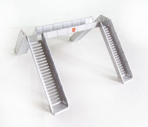 Nice Vintage Marx Toys Tin Overhead Pedestrian Train Bridge | eBay