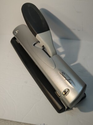 Swingline 3 Hole Punch Heavy Duty, 12 Sheet Capacity Three Hole Puncher ...
