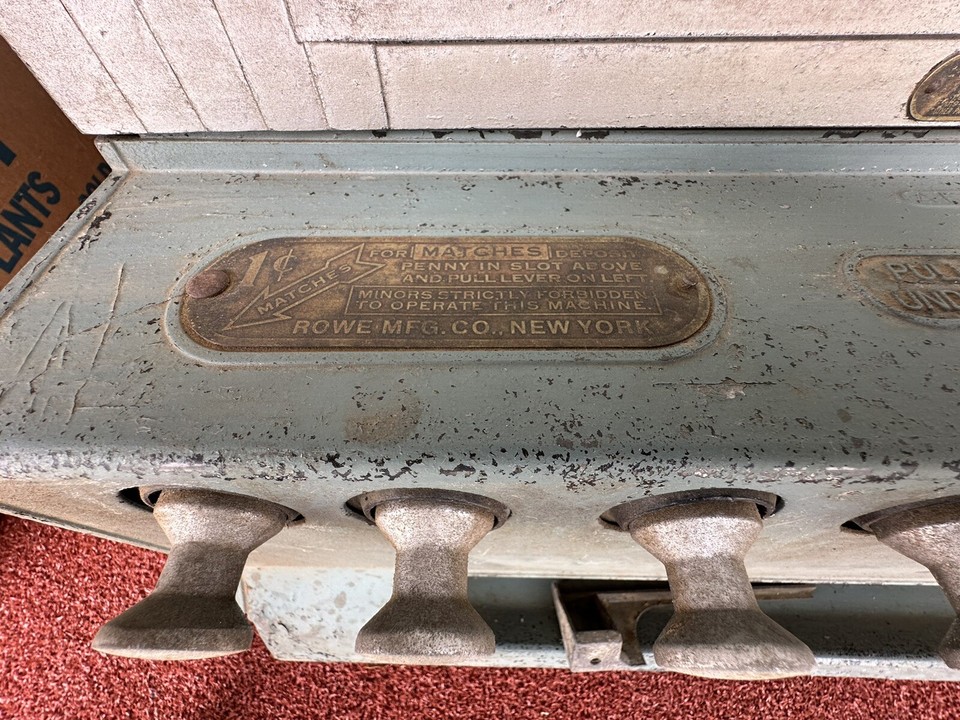 Vintage 1930’s Art Deco Rowe “Aristocrat” Cigarette Vending Machine w ...