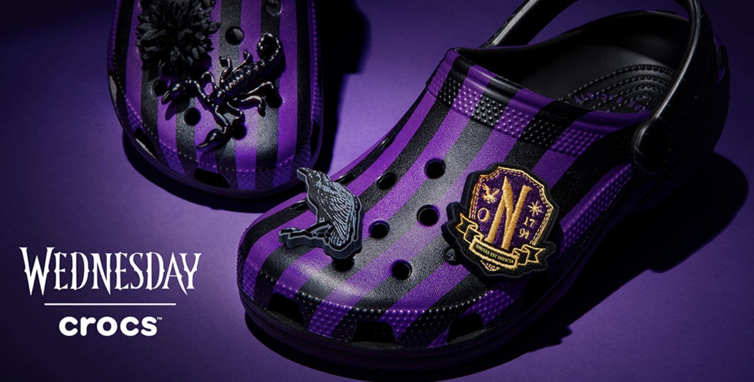 CROCS Wednesday x Classic Nevermore Academy Clog with Jibbitz Men's ...